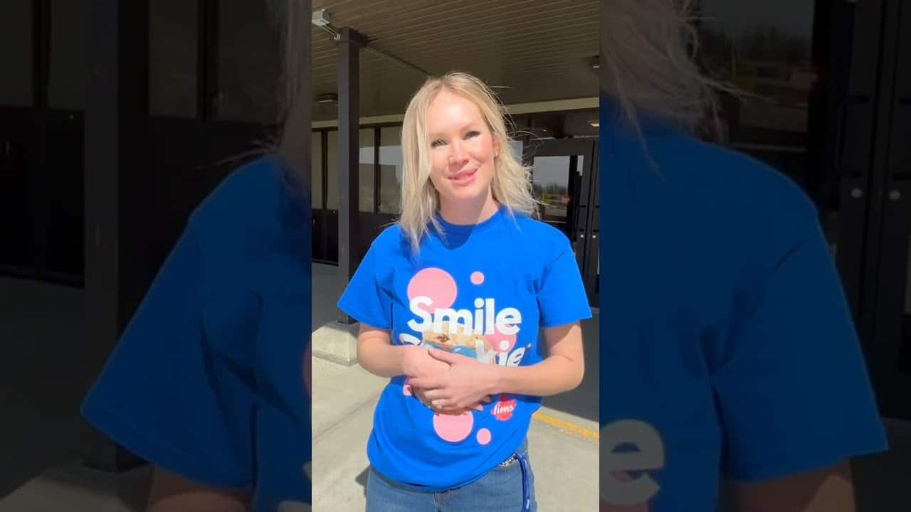 NLC Students Face Off in Smile Cookie Eating Competition - Moose Media